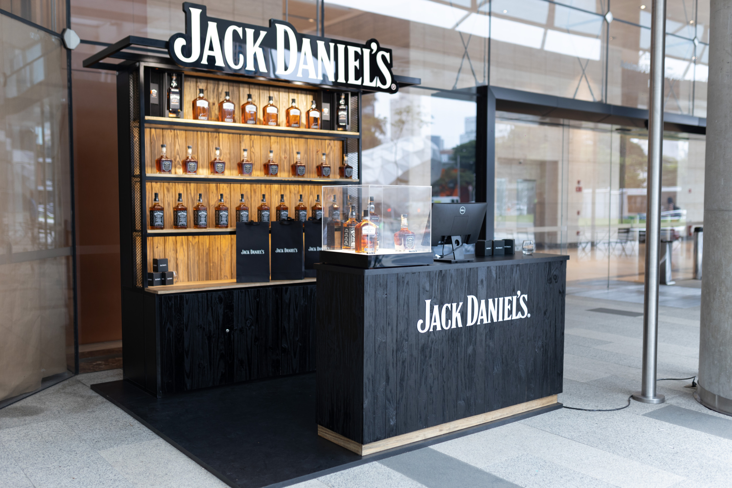 Jack Daniel’s aposta em modelo pop-up com duas novas lojas em SP ...